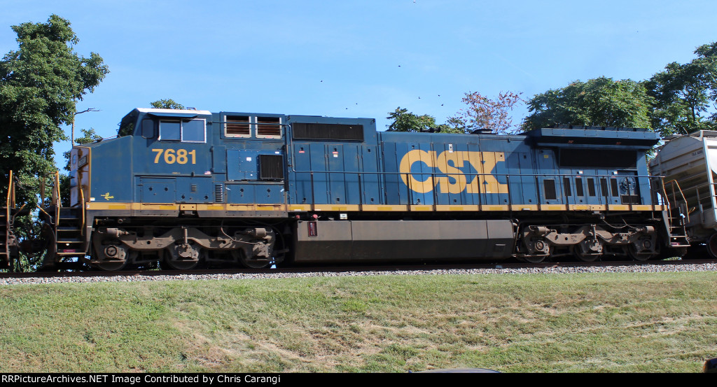 CSXT 7681 on Q301-28